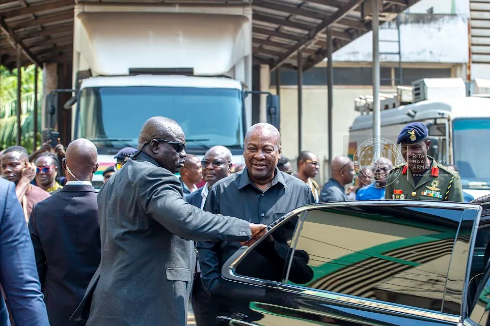 Mahama visits GBC, Graphic Communications as part of media tour