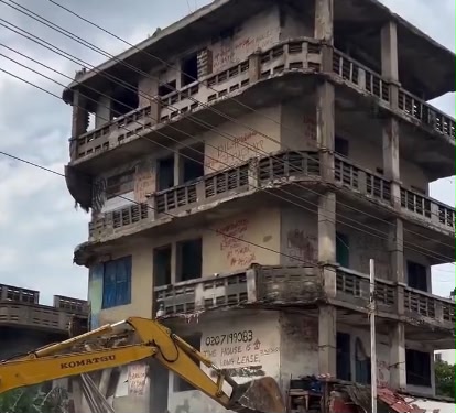 NADMO demolishes four-storey building in Osu over safety concerns